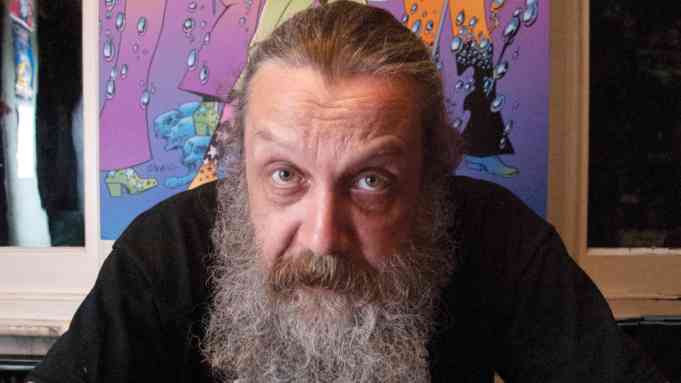Alan Moore revient à l'écriture avec Long London | SEE Mag